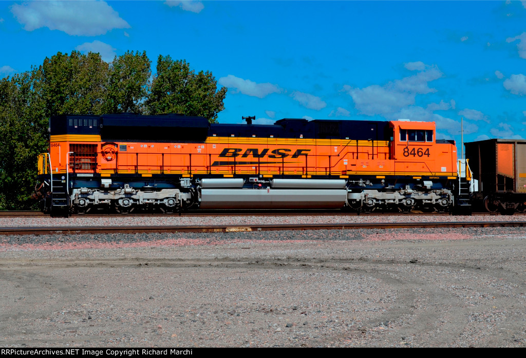 BNSF 8464